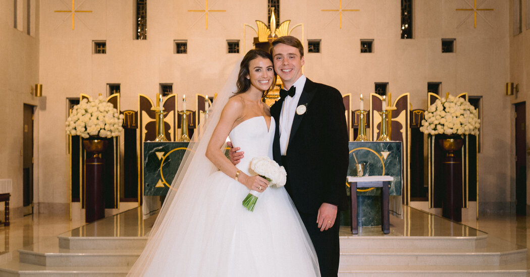 Their Wedding Day Became a Local Holiday – DNyuz Their Wedding Day Became a Local Holiday – DNyuz