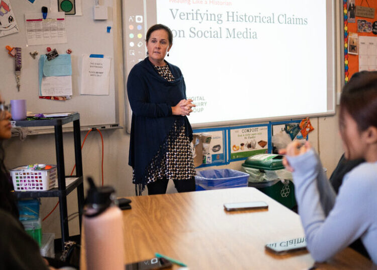 The Class Where ‘Screenagers’ Train to Navigate Social Media and A.I ...