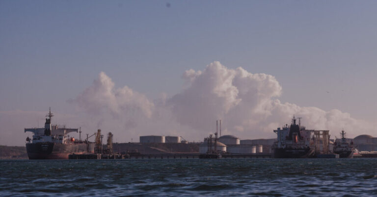 Trump Orders Blockade of ‘Sanctioned Tankers’ Around Venezuela – DNYUZ