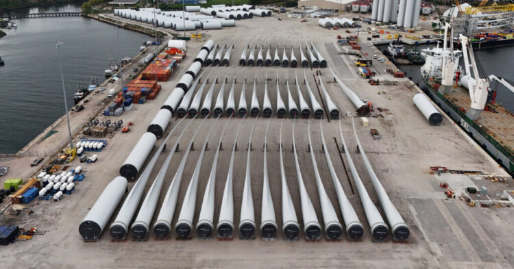 Trump Halts Five Wind Farms Off the East Coast – DNYUZ