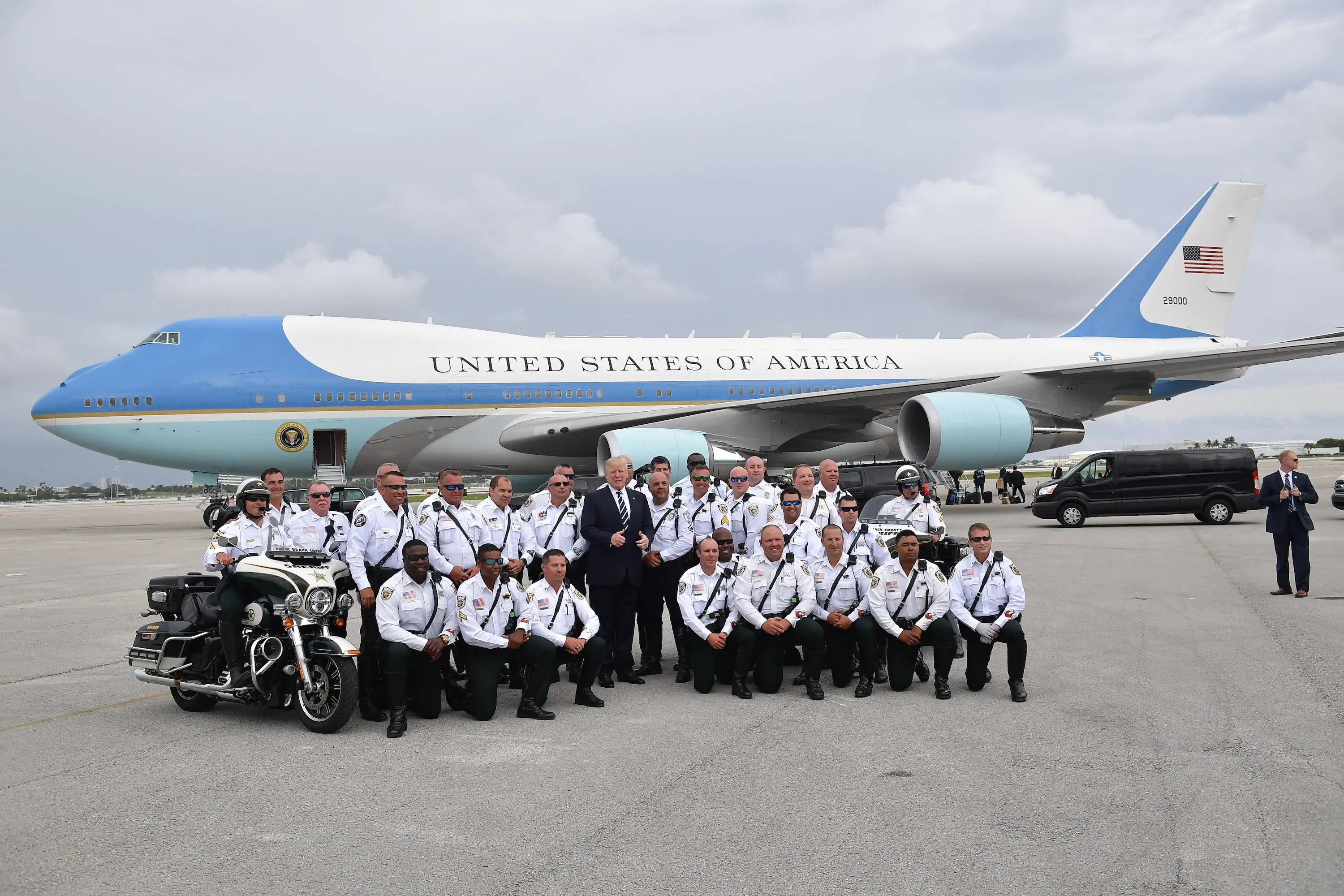 Photos show the luxurious, heavily fortified presidential jets world ...