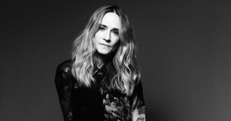 Holly Hunter Reaches for the Stars – DNYUZ