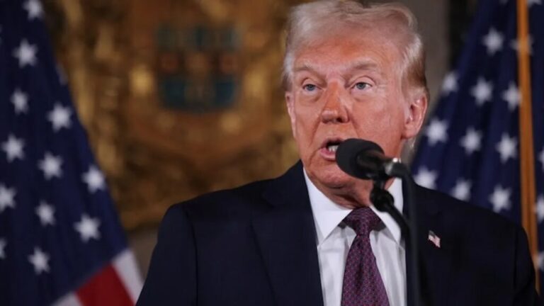 Trump stumbles over his words when cornered by reporters on false ICE ...