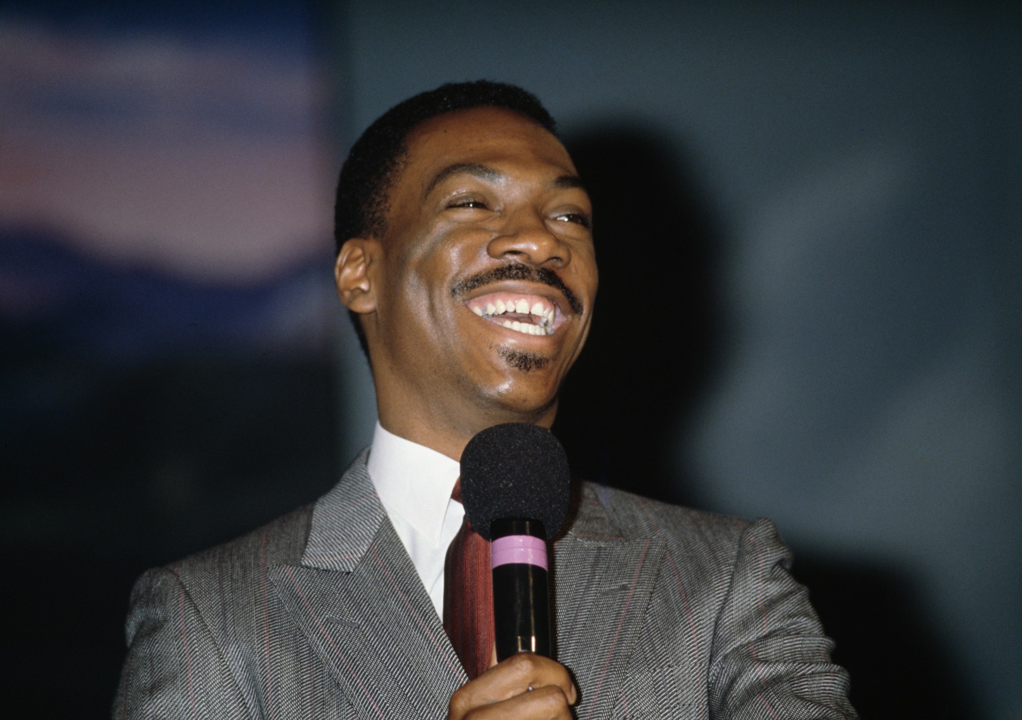 Did Eddie Murphy Invent the Mic Drop? – DNYUZ