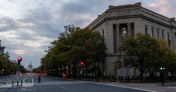 Justice Dept. Memo Said Trump Could Send Troops Into Venezuela on His ...