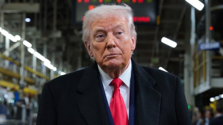 Trump Announces Executive Order to Give Army-Navy Football Game an ...