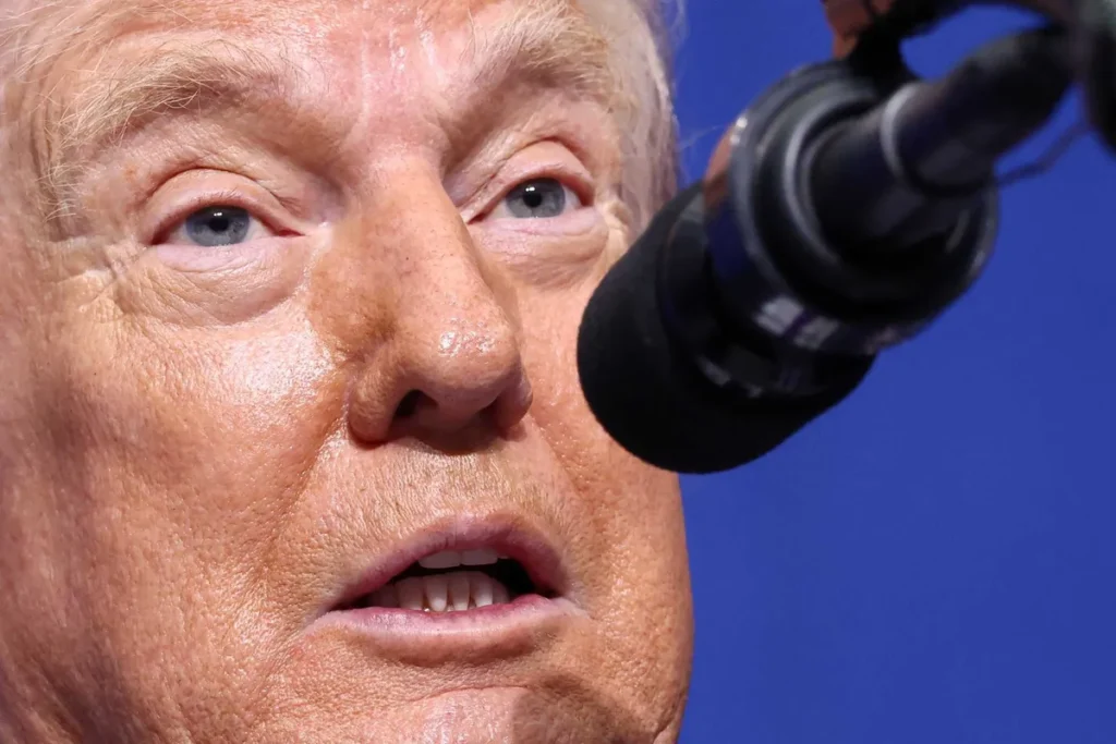 Gobsmacked CNN host caught on hot mic as Trump’s ramble takes bizarre ...