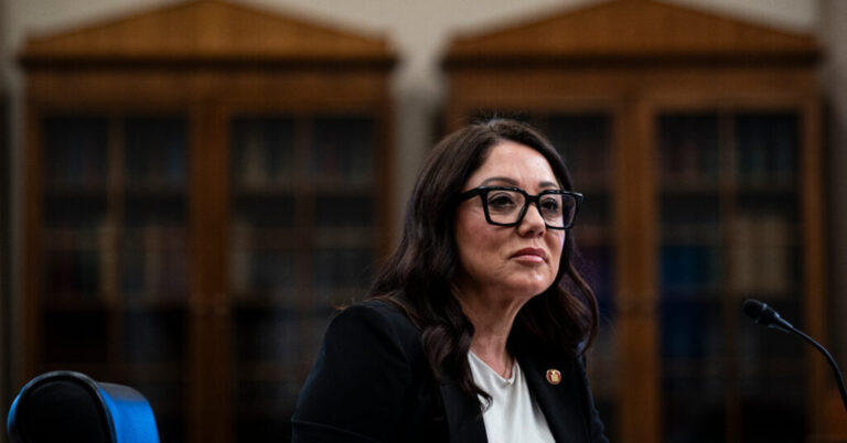 Labor Secretary Is a Rare Presence at Department in Turmoil – DNYUZ