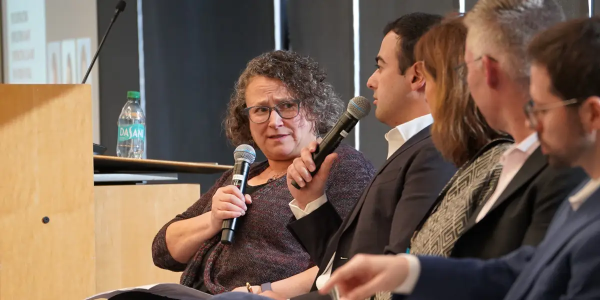 A Wall Street law firm is betting on software for clients to do their ...