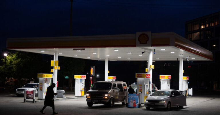 Trump Proposes Suspending Federal Gas Tax Until Prices Fall – DNYUZ