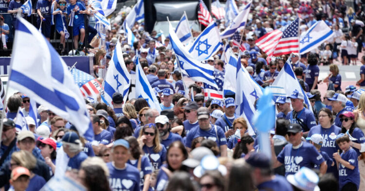 Israel Day Parade in New York Proceeds Peacefully, Without the Mayor ...