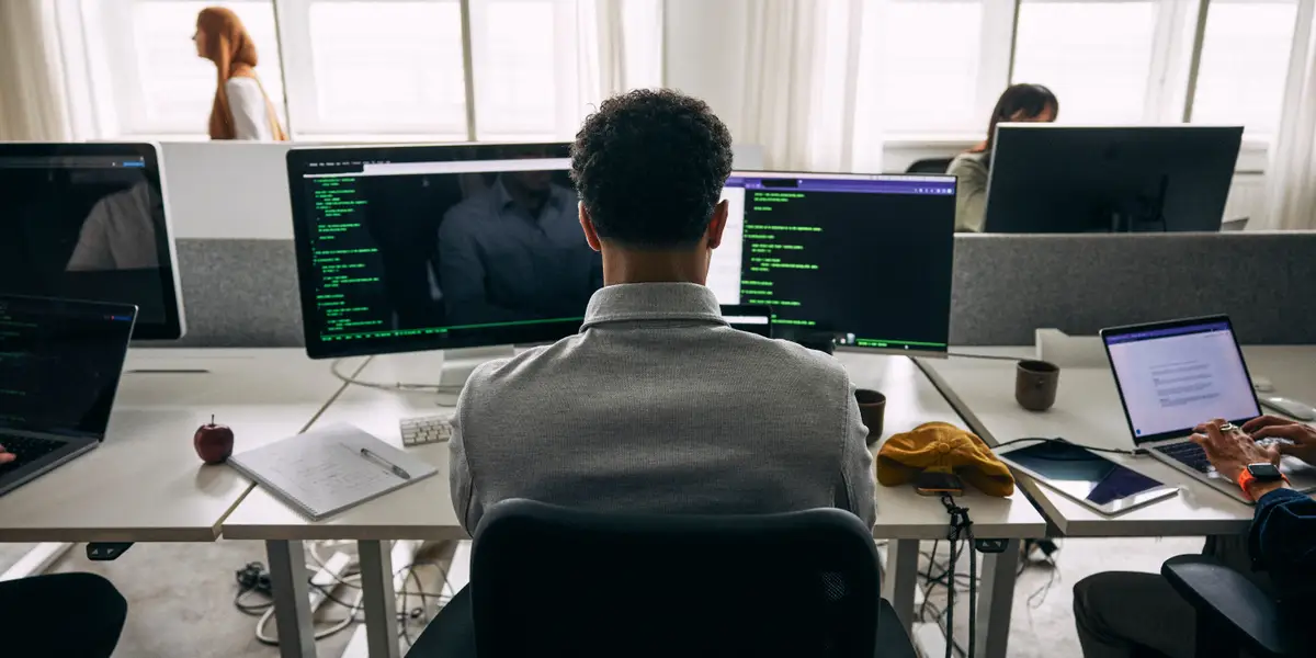 Ex-Snowflake CRO says top engineers don’t want this booming AI job – DNYUZ