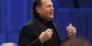 Salesforce CEO Marc Benioff turned his earnings call into a vodcast ...