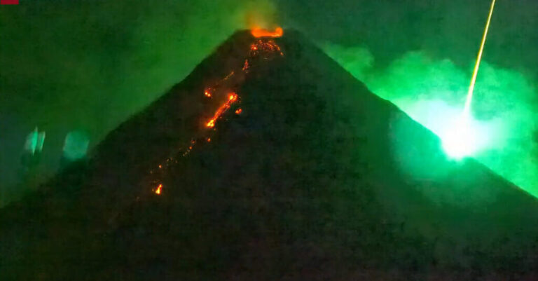 A Fiery Visitor From Space Photo-Bombs an Erupting Volcano – DNYUZ