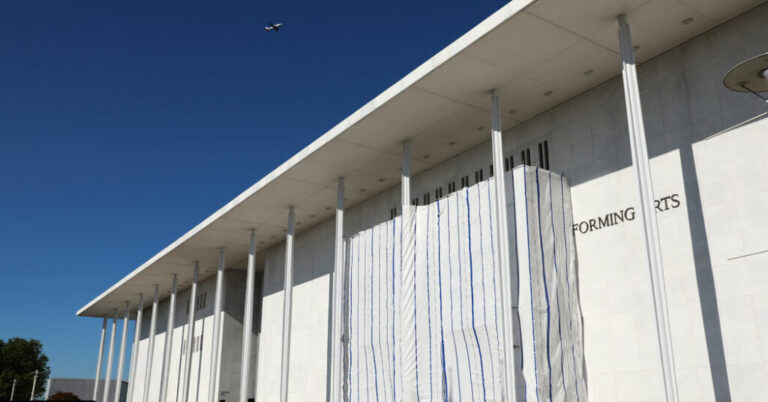 At the Kennedy Center, a Name Change Shrouded in Uncertainty – DNYUZ