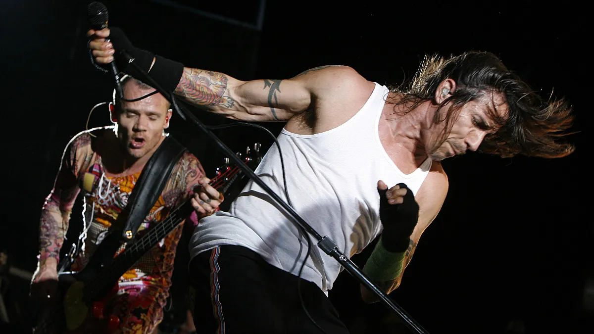4 Underrated Tracks From Red Hot Chili Peppers’ ‘Stadium Arcadium ...