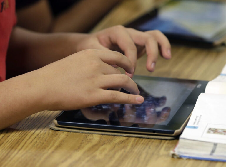 Nation’s second-largest school district passes strict new screen time ...